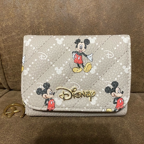 Disney | Bags | Nwot Disney Quilted Mickey Mouse Wallet Gray And Red ...